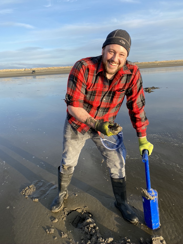 Delicious Pacific Razor Clam Chowder Recipe (Lactose Free) - Towmads