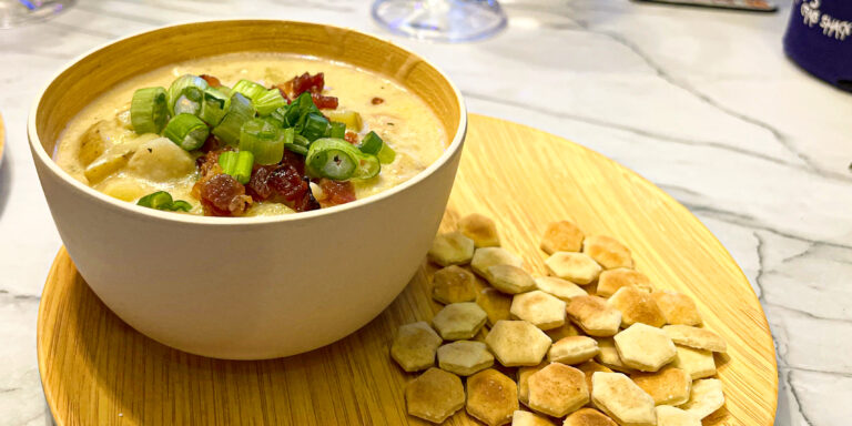 Delicious Pacific Razor Clam Chowder Recipe (Lactose Free) - Towmads